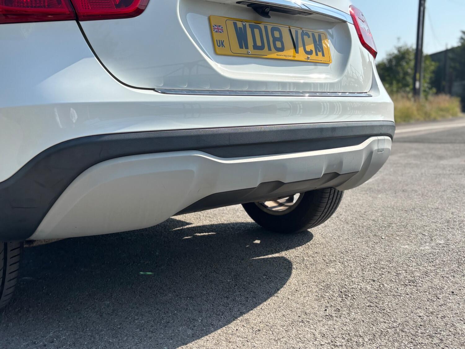 SOLD - Used MERCEDES-BENZ GLA CLASS 2018 White in Neath, South Wales ...